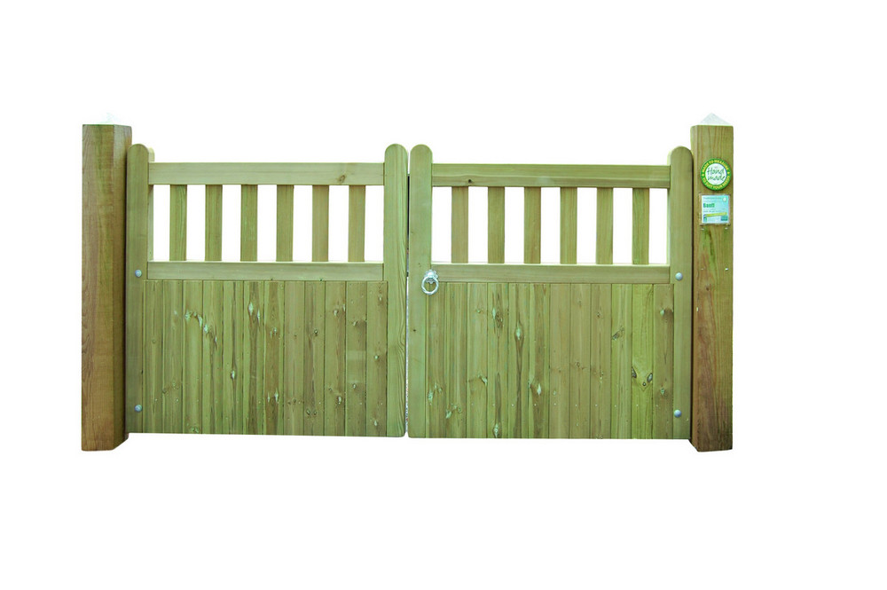 Banff Driveway Gates | Products | Fountain Timber